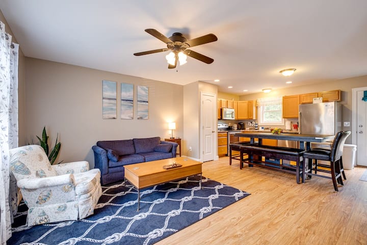 •	Quiet 3br Home Close To Biddeford Beaches - Biddeford, ME