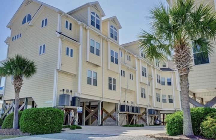 "Tranquil Sunrise" 4 Bed, 3.5 Bath In Surf City - サーフ・シティ, NC
