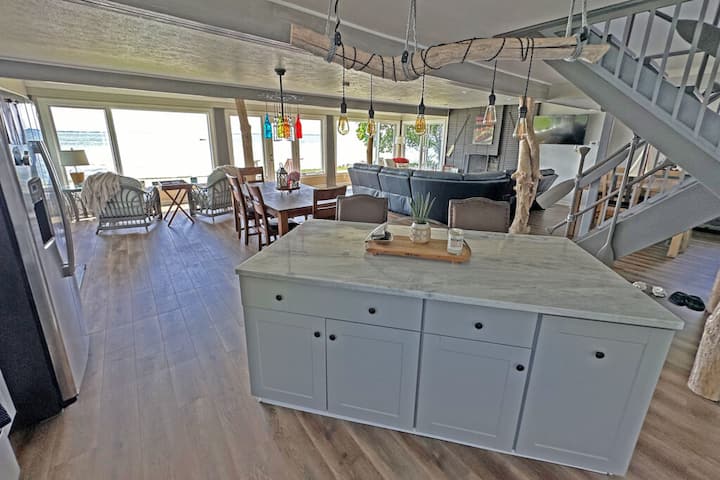 Oars, Shores & Anchors-3 Bedrooms/2.5 Bathrooms - Kelleys Island, OH