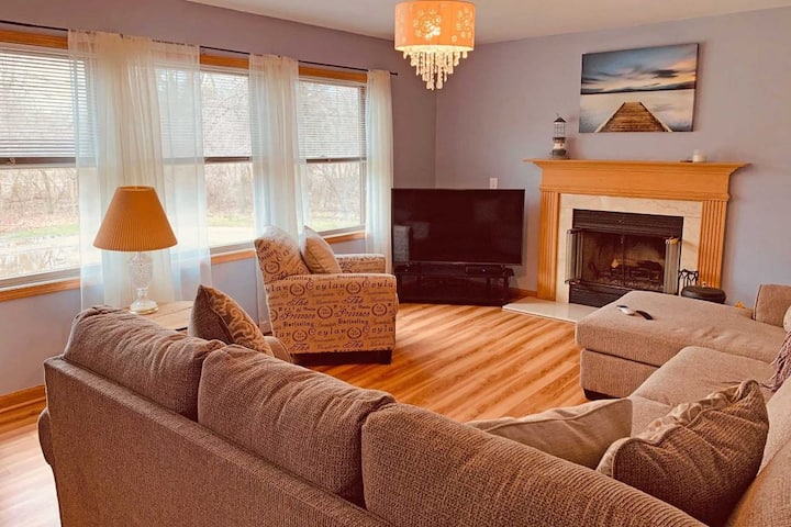 Hook, Wine And Sinker Home-4 Bdrms/2.5 Bths - Put-in-Bay, OH
