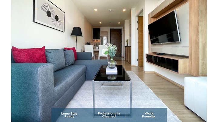 200m Bts • Large 47 Sqm • Rooftop Pool • Sontana - Thailand