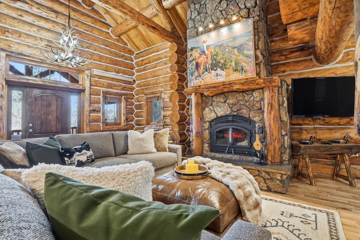 Great Lodge At Hillside: Iconic 6k Sqft Log Lodge - Mount Rushmore National Memorial