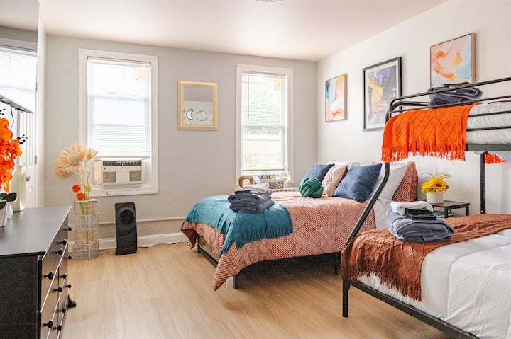 Cozy And Bright 2br/1ba Apartment | Dc | Downtown - Washington, D.C.