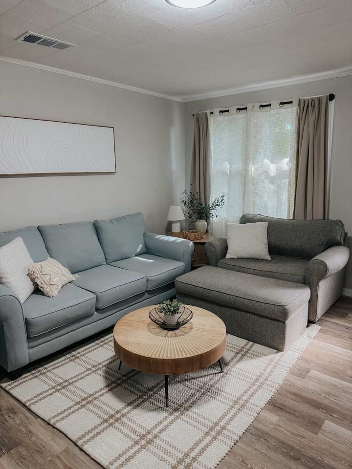 Homey Apartment Near Downtown And Nas - Brent, FL