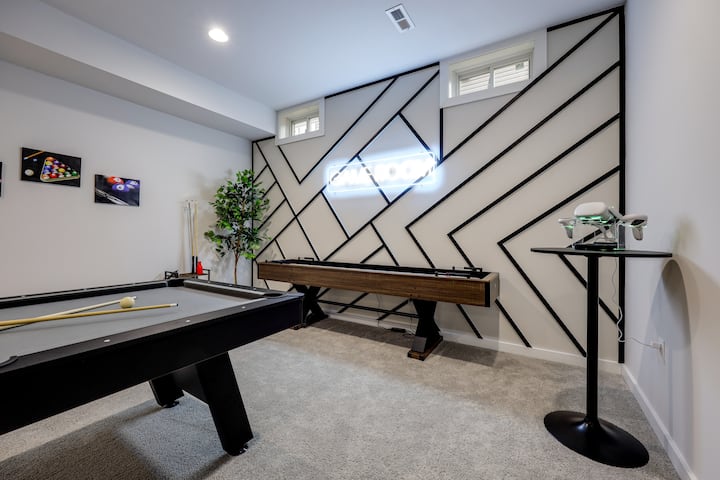 5 Mi To Quantico: 4,300-sq-ft Home W/ Game Room! - Dumfries, VA