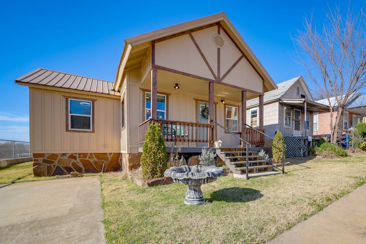 Walk To Dtwn Mcalester: Dog-friendly Home W/ Yard! - Choctaw Casino-McAlester