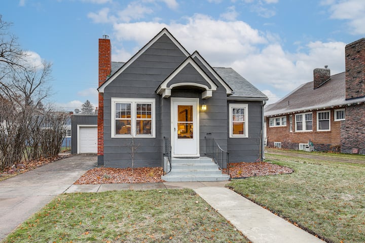 4 Blocks To Dtwn Missoula: Walkable Home W/ Yard - Missoula, MT
