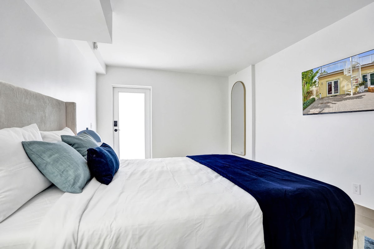 Bright Lake Worth Studio w/ Shared Pool - Apartments for Rent in Lake ...