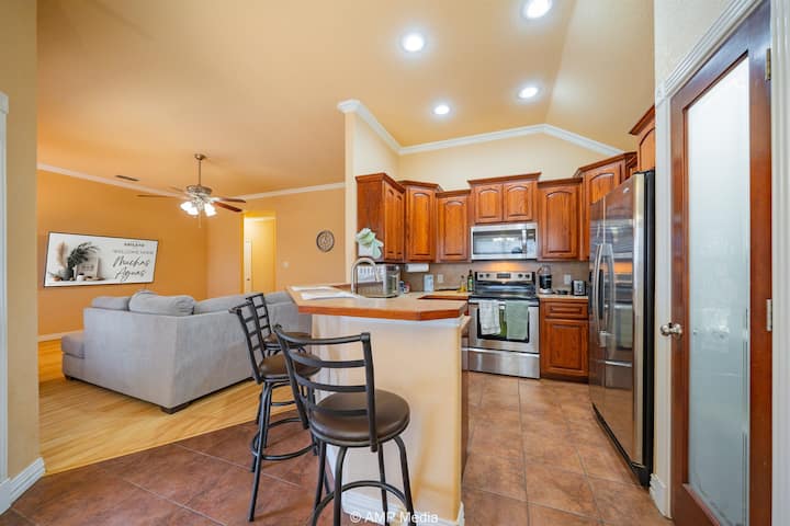 Muchas Aguas - Your Comfortable Abilene Stay - Abilene, TX