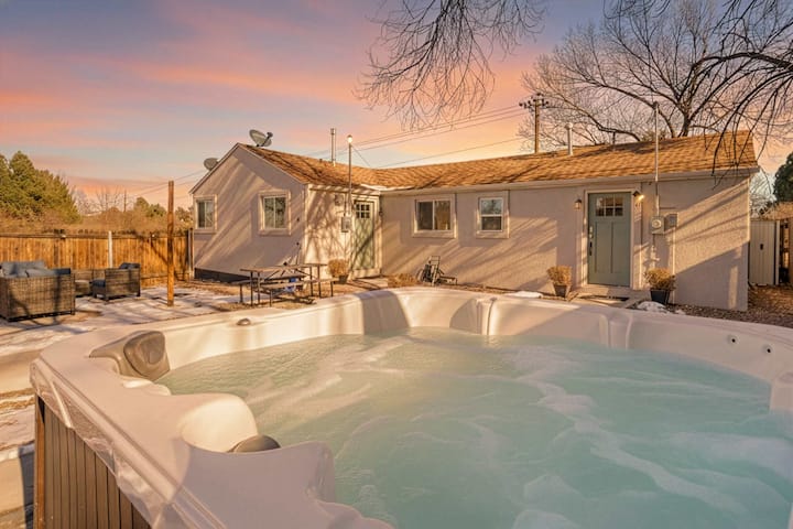 Prospect Point! Steps To Memorial Park W/ Hot Tub - Colorado Springs, CO