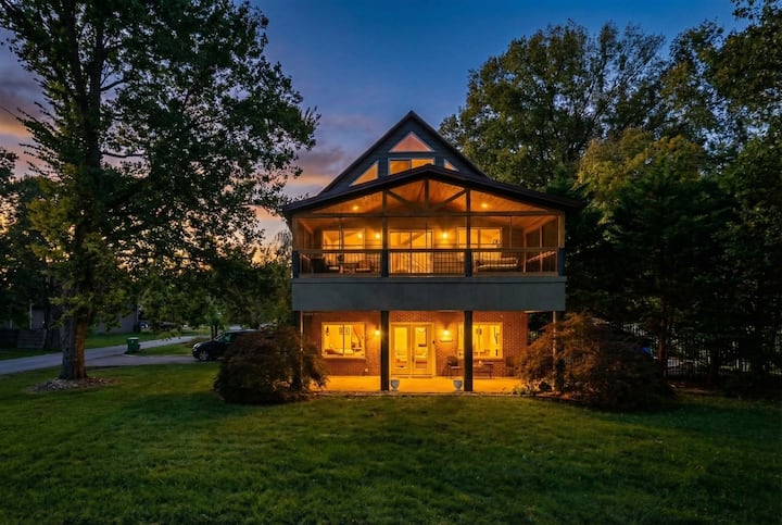 Rock & Roll Riverhouse | Pool | Mins To Louisville - ルイビル, KY