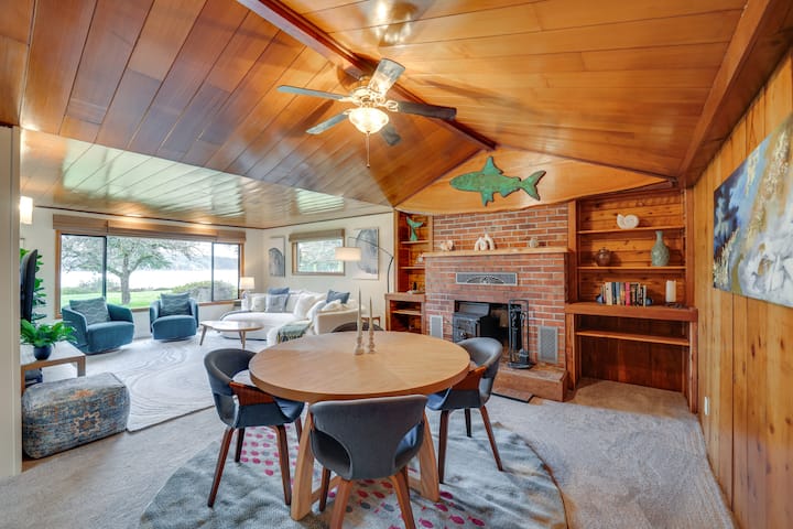 Beach & Bay Access! 5-acre Whidbey Island Retreat - Washington