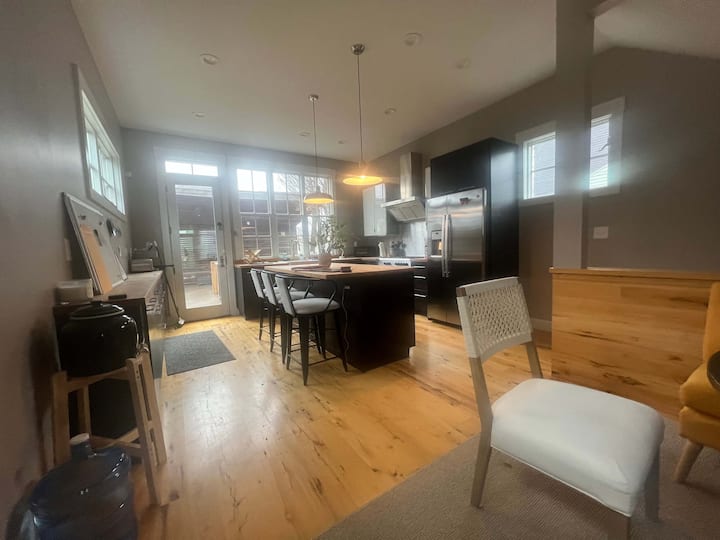 Luxurious Downtown Escape W Cinema & City Views! - Louisville, KY