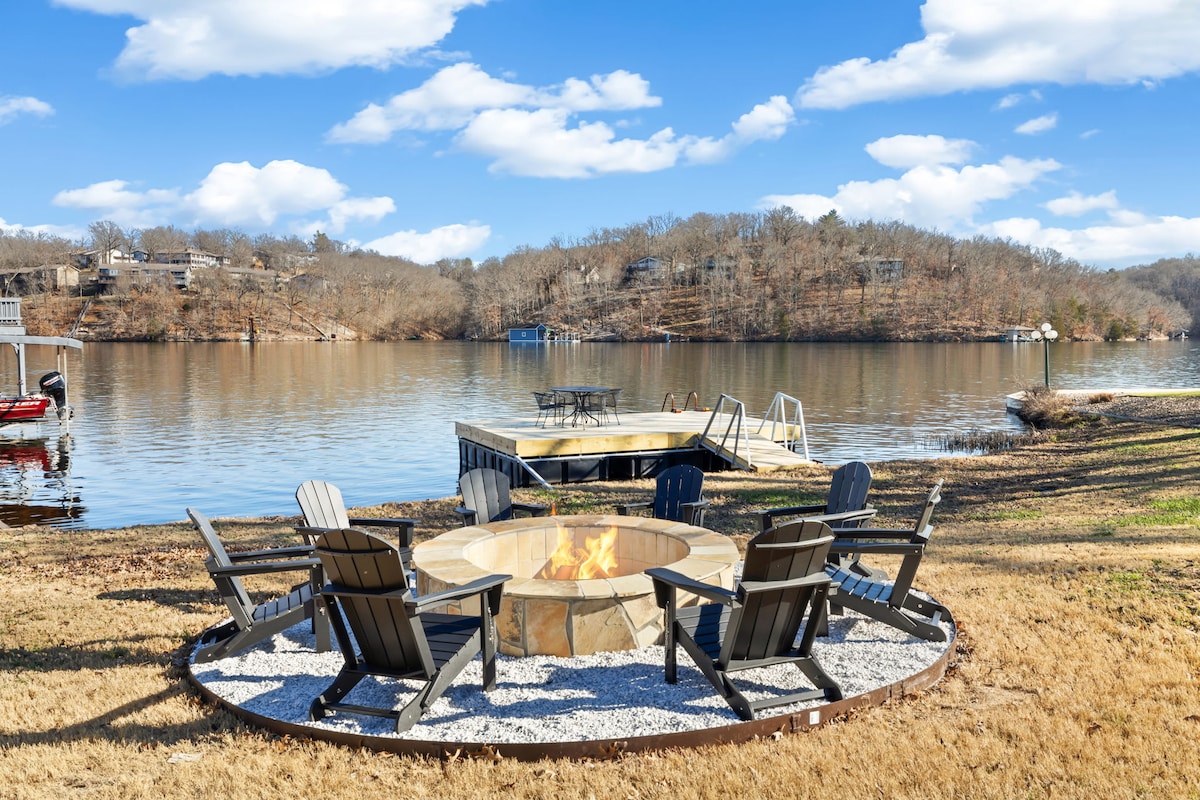 The Paddle & Pedal-Dock on Lake Windsor-Hot tub - Houses for Rent in ...