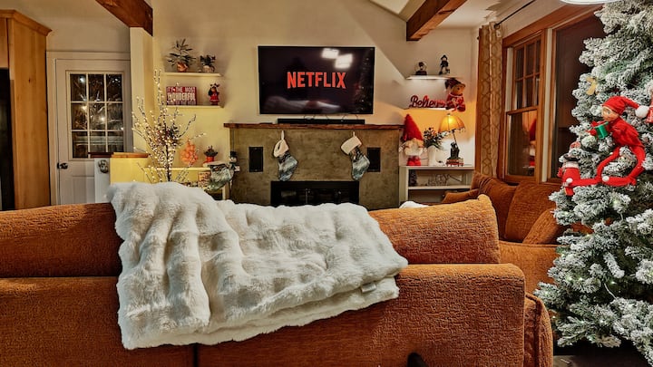 Brook Haus - Minutes To Ski! Pets Ok! Hot Tub Soon - Stowe, VT