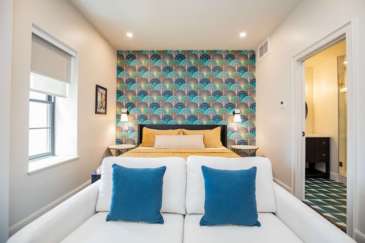 Downtown Springdale Boutique Hotel Adjoining Room - Springdale, AR