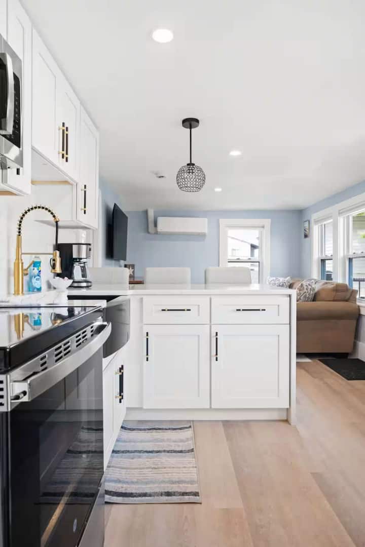 Steps From The Beach: Newly Renovated - Scarborough, ME
