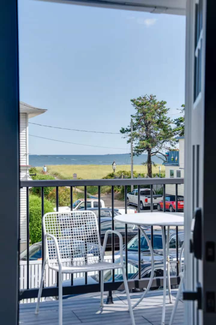 Oceanfront Loft & Style | New Renovation - Orient Express, Old Orchard Beach