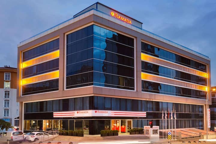 Ramada Encore Kartal| 2 Twins| Shopping District - Büyükada