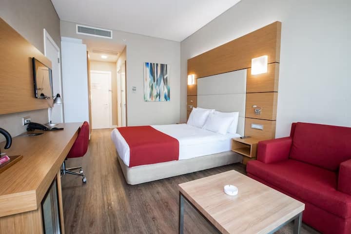 Ramada Encore Kartal | Business Queen - Adalar