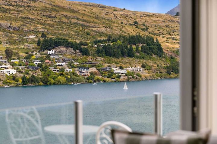 2 Bedroom Lakeview Loft Queenstown | Sleeps 4 - Queenstown