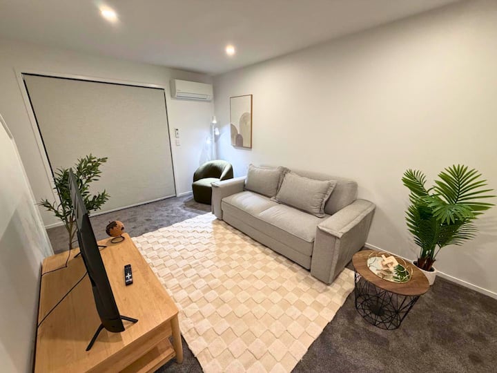 Stylish 2br Townhouse With Balcony Near Te Kaha - Christchurch