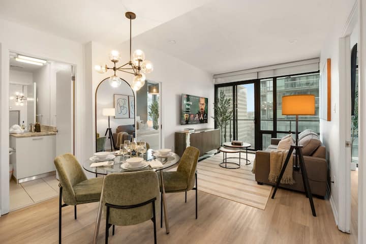 Prime Location | City Views | Gym & Pool Access - Toronto