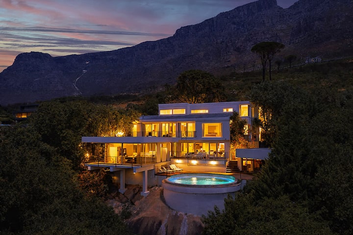 At Altitude Cape Town - Large Home, Pool, Views - Camps Bay