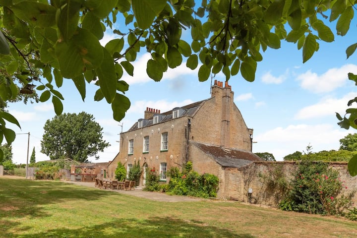 9 Bed In Three Holes (Oc-l31856) - Lincolnshire