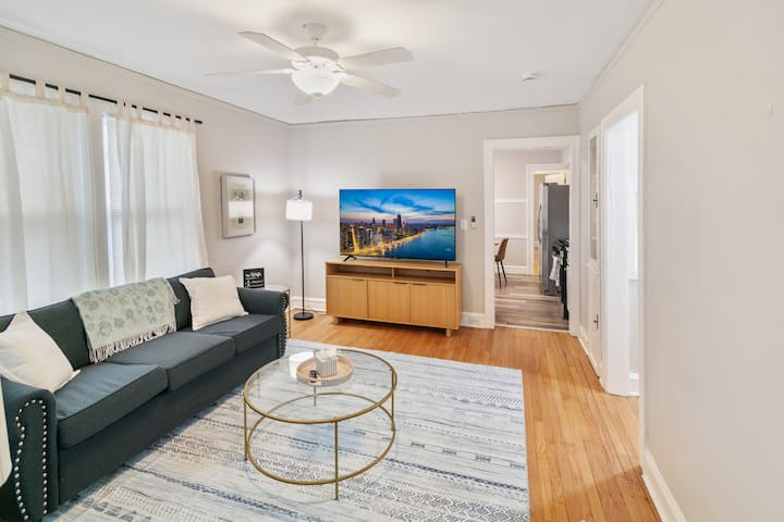 Cozy Highwood Apt 4 Br 2 Train Stops To Naval Base - Lake Forest, IL