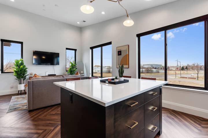 Foco Foothills Luxury Loft - Fort Collins, CO