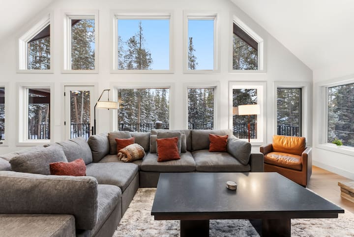 Breckenridge Retreat | Private Hot Tub & Fireplace - Breckenridge, CO