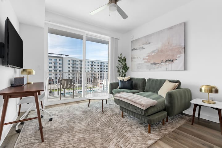 Lodgeur | Polished Designer 1br | Denton - Denton, TX