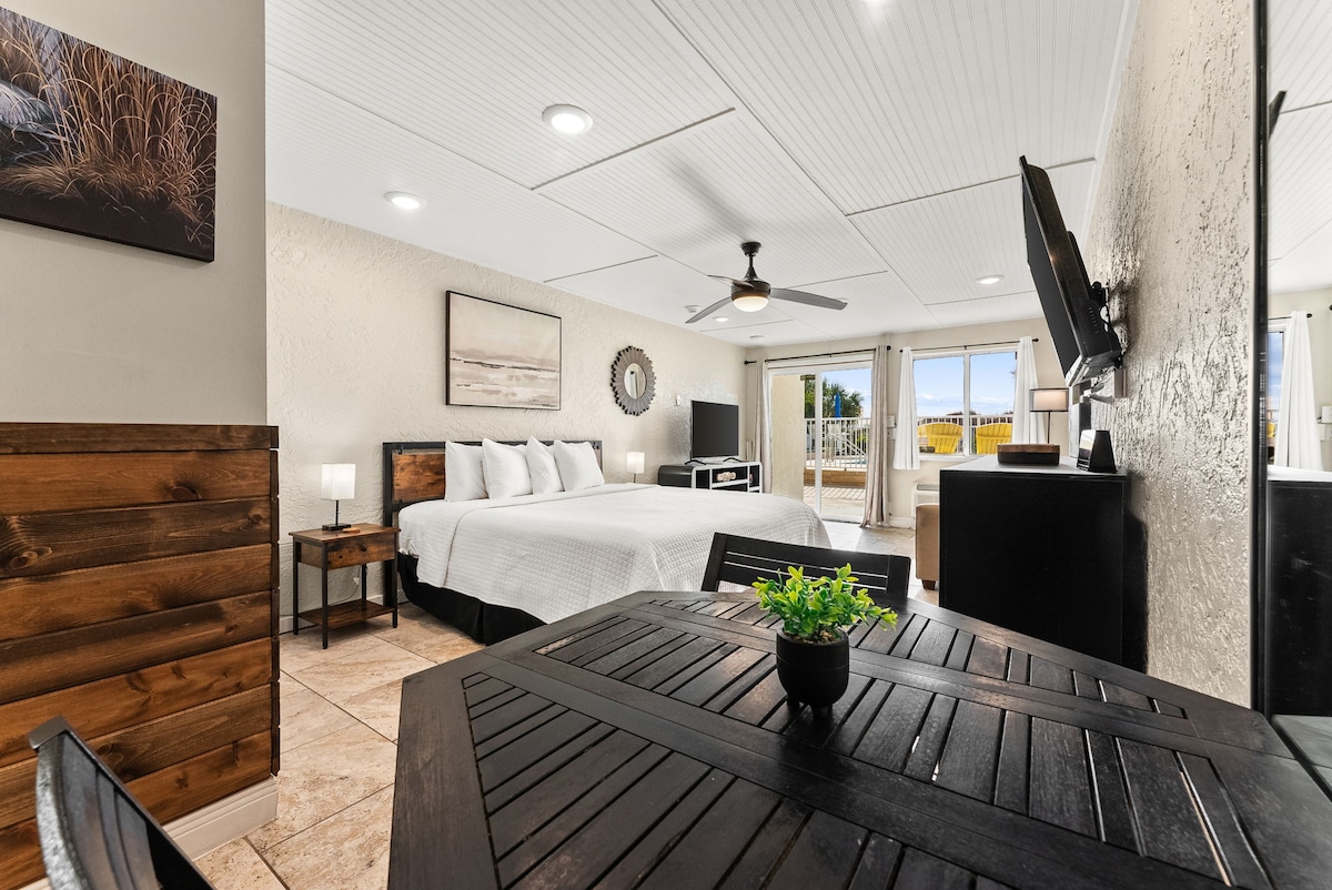 The Ambassador - Unidad C5 - Studio King - En la piscina - Deptos. en ...