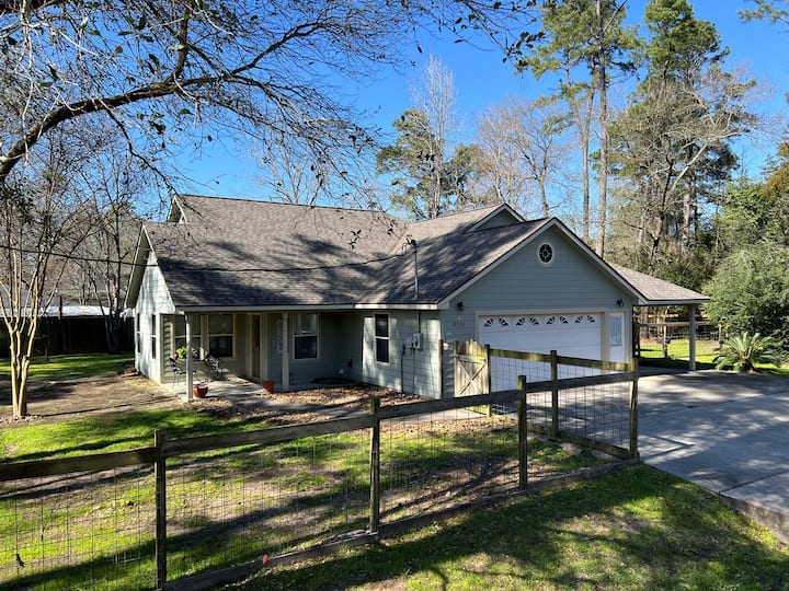 Woodside Carriage House - Tomball, TX