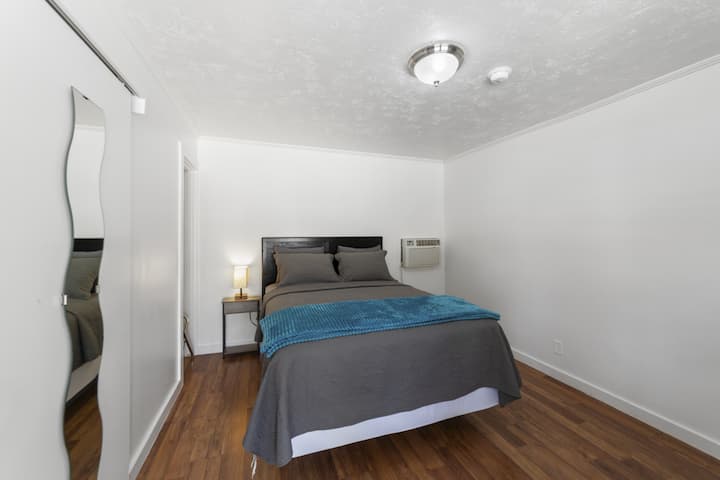 Atomic #2 I Downtown I Historic I Trailer Parking - Moab, UT