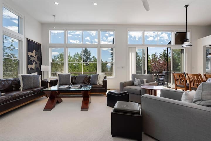 Outpost: Corbet's Crest - Private Hot Tub! - Teton Village, WY