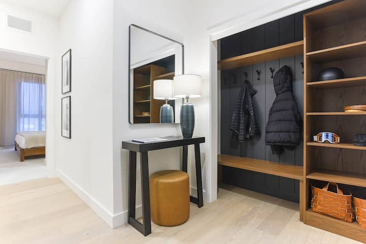 The View - Luxury Penthouse Condo - Revelstoke