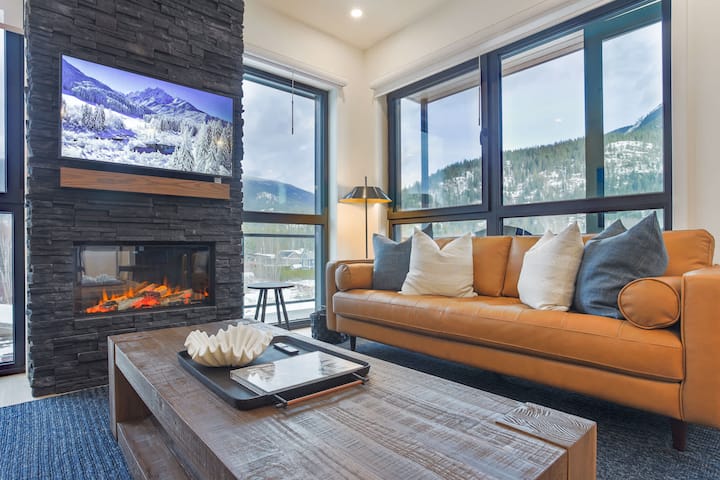 The View - Luxury Penthouse Condo - Revelstoke