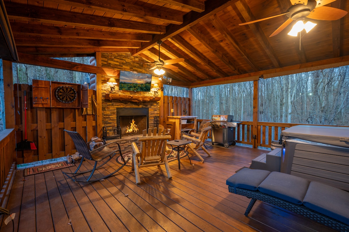 Acorn Ridge : vues confortables et jacuzzi - Cabanes à louer à Blue ...