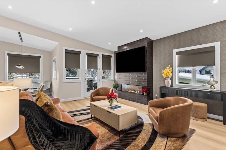 Luxury Mountain Retreat|hot Tub|sleeps12|4br+den B - Canmore