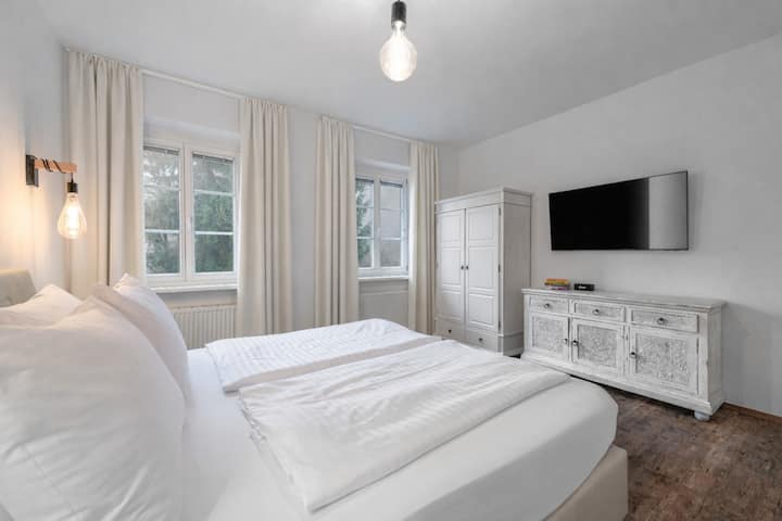 Modern Apartment With Balcony & Mountain Views - Bad Gastein