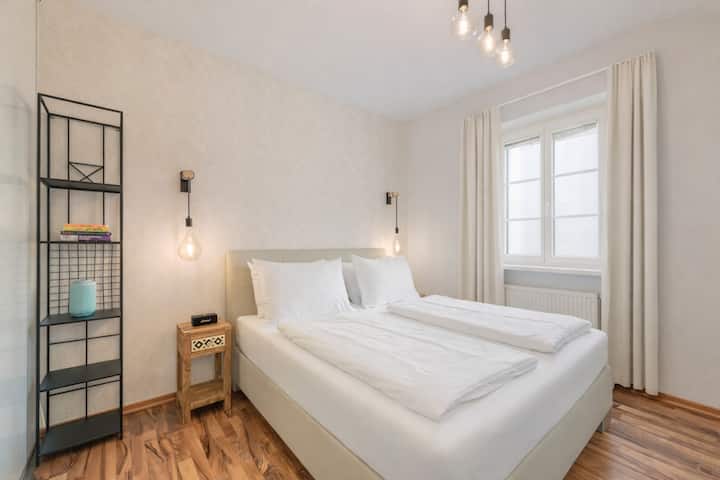 Alpine Apartment For Couples & Families - Bad Hofgastein