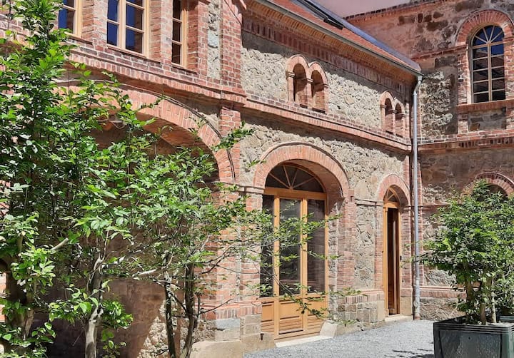 Apartment With Sun Terrace, Alcove Bed, Living And - Bischofswerda