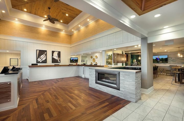 4 Breathtaking Balcony Room Steps From The Sand - Myrtle Beach, SC