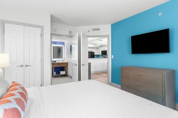 4 Lively Beachfront Rooms W/ Lazy River & Pools - Myrtle Beach, SC