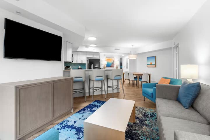 3 Upscale Rooms Near Myrtle Beach Dining - Myrtle Beach, SC