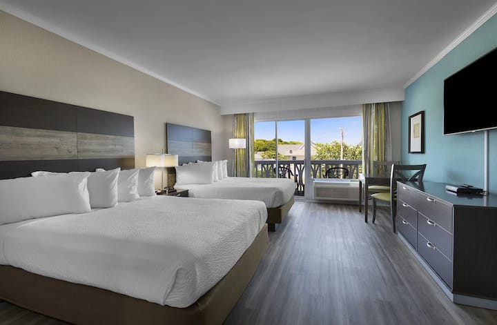 3 Ocean View 2 Queen Rooms | Spa & Free Parking - Myrtle Beach, SC