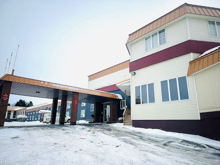 3 Pet-friendly Units – Near Presque Isle Center - Presque Isle, ME