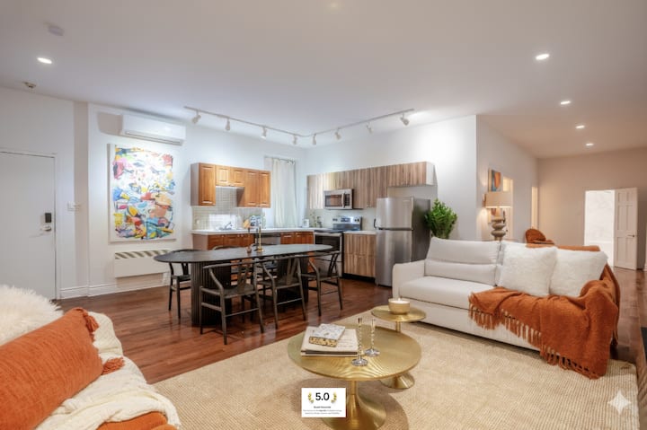 Luxury Old Port Stay W/ Parking & Ev Charger - Brossard